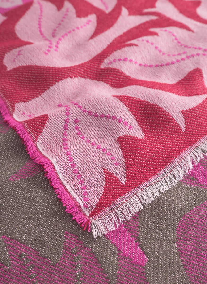 Codello Scarf with Peace Statement and Dove Motifs in Pink – Ela Maria